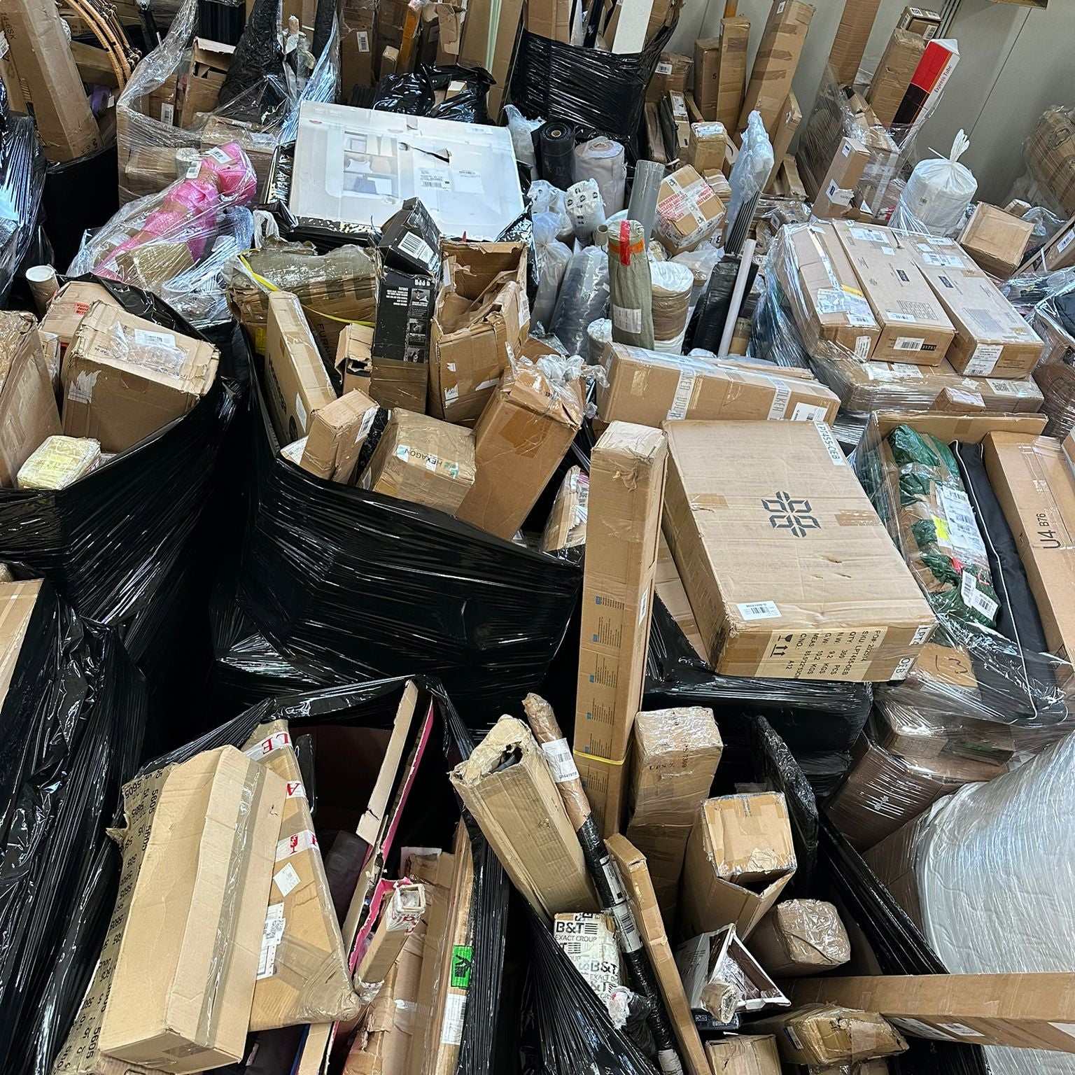 Full Truckload of Mixed Pallets with Oversized Packages – 32 Pallets ...