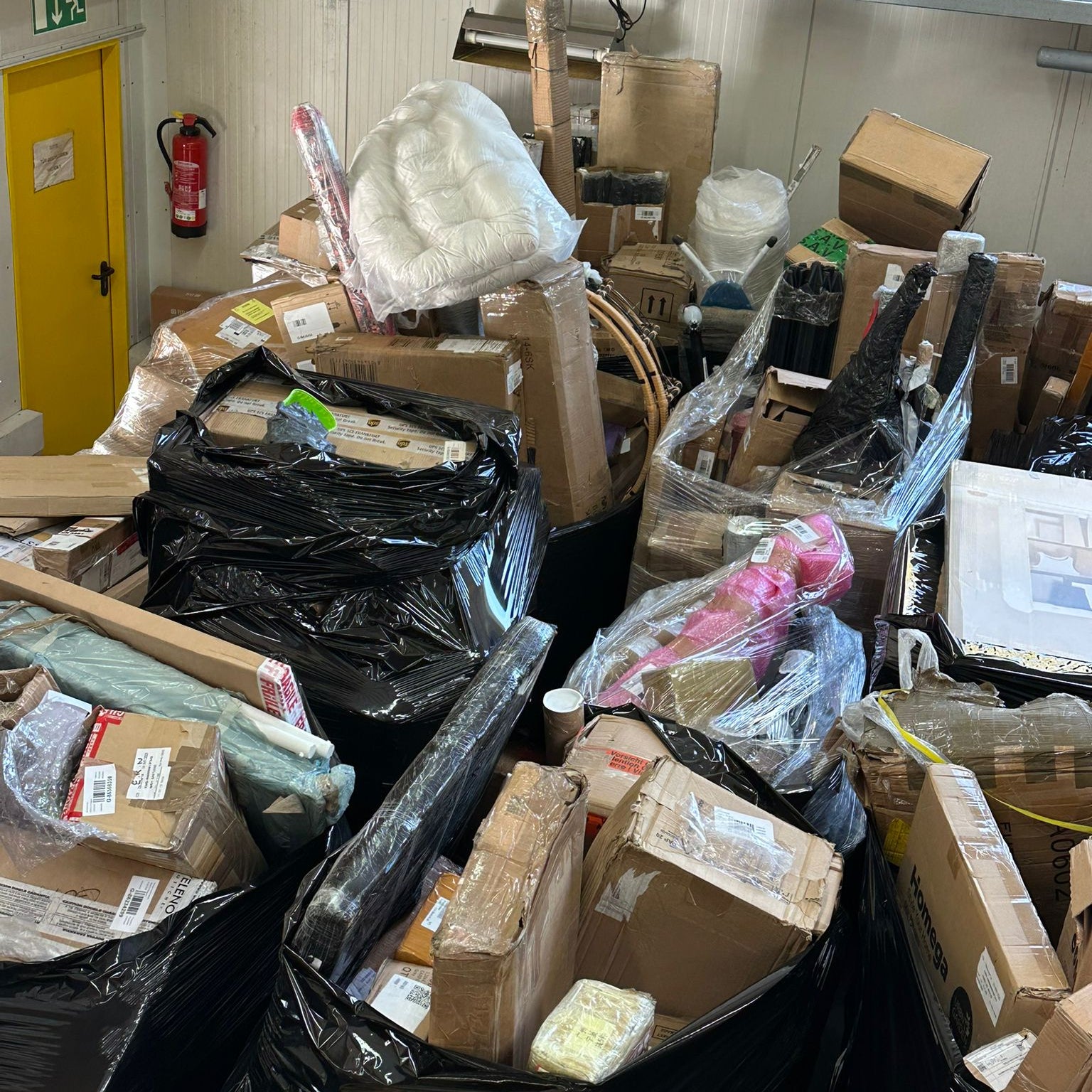 Full Truckload of Mixed Pallets with Oversized Packages – 32 Pallets ...